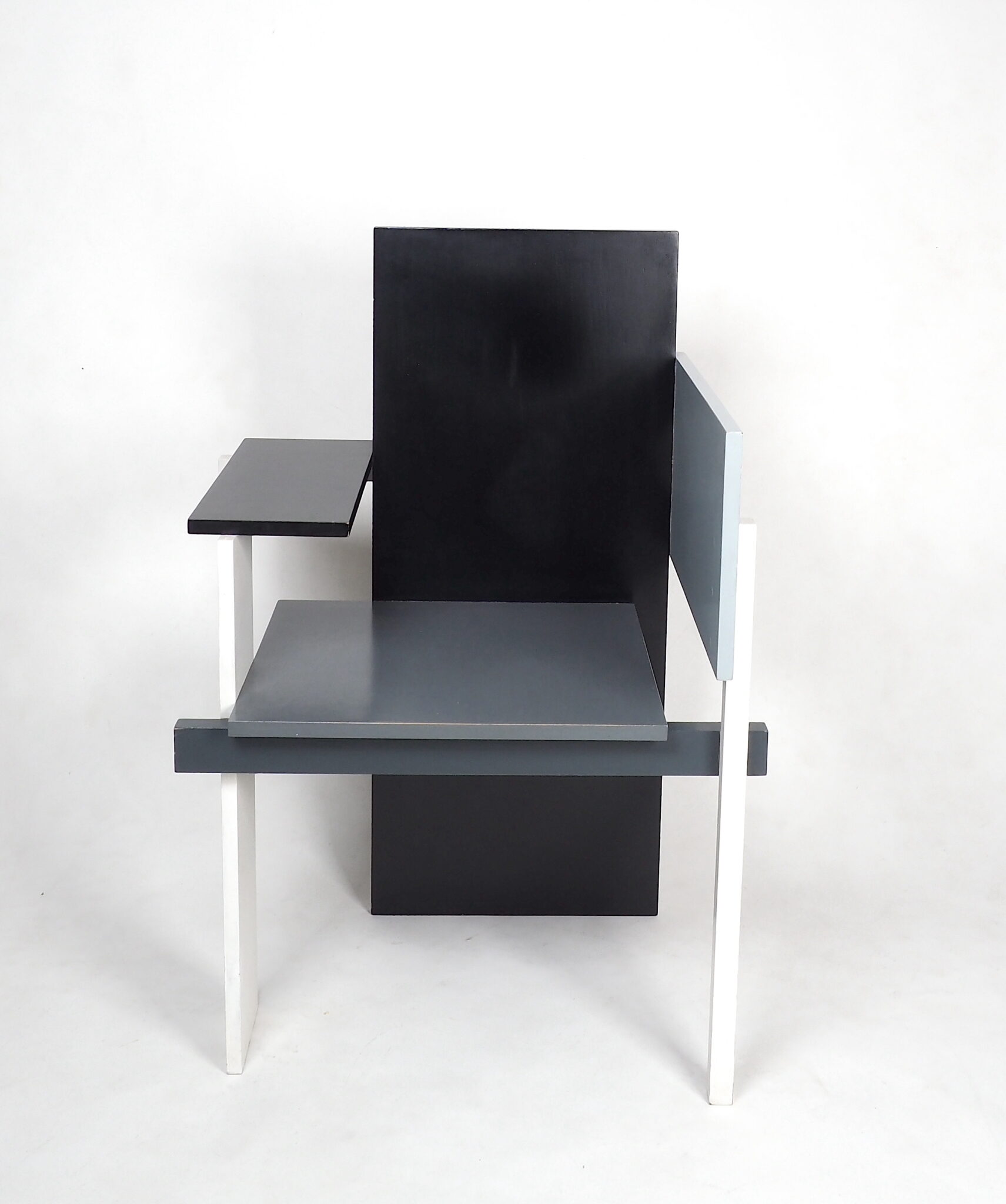‘Berlin Chair’ Gerrit Th. Rietveld – Van den Bruinhorst